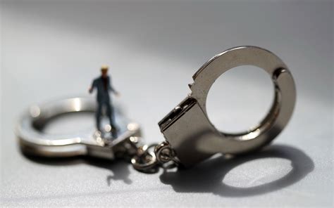 海口一小轿车与电动车相撞致1死3伤 司机已被刑拘