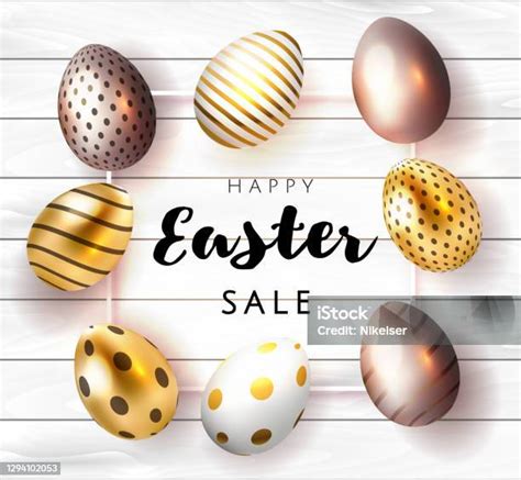 흰색 나무 배경에 고립 된 골드 페인트 스플래시 골드 와 핑크 호일 계란 패턴과 손으로 쓴 서예 문자 해피 부활절 카드 벡터 일러스트레이션 0명에 대한 스톡 벡터 아트 및