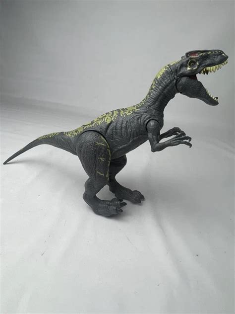 Jurassic World Roarivores Allosaurus Fallen Kingdom Dinosaur 2017