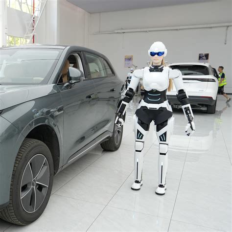 Aimoga первый в мире автономный робот открывающий двери