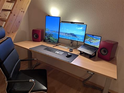 M3 Pro Macbook Pro Setup Makes Laptop Its Third Display Cult Of Mac