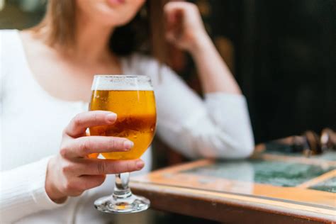 How To Taste Craft Beer Critically And Appreciate Every Note