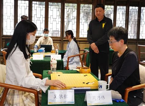 星阵围棋 亚运选拔王晨星方若曦三连胜 李小溪首胜难求