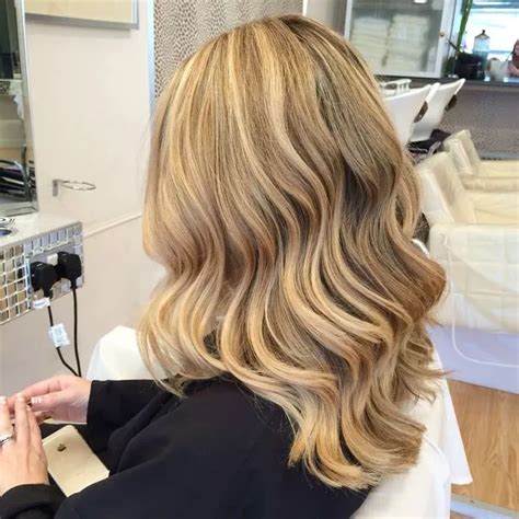 Grand National 2016 Best Curly Blow Dries Thatll Last All Day