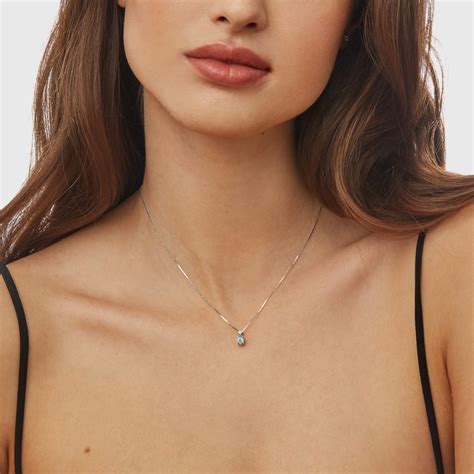 Set Aus Halskette Und Ohrringen Mit Aquamarin In Weißgold Klenota
