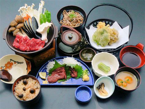 私たちが育てたきのこです長野県上田市塩田平の農家レストランきのこむら深山松茸料理きのこ料理専門店 きのこと食のテーマパーク