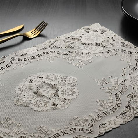 Набор салфеток ажурных для стола Доляна Цветенье 46х30 см 4 шт ПВХ цвет бежевый в