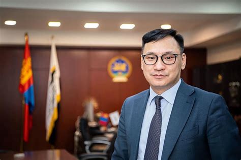 Б Ганхуягийн өмгөөлөгч цагдан хориг өөрчлөх санал гаргаснаар хурал хойшлов