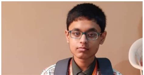 Cbse 10th Topper 2024 सीबीएसई 10वीं में 100 मार्क्स के साथ बने नेशनल टॉपर अब Iit में लेना है