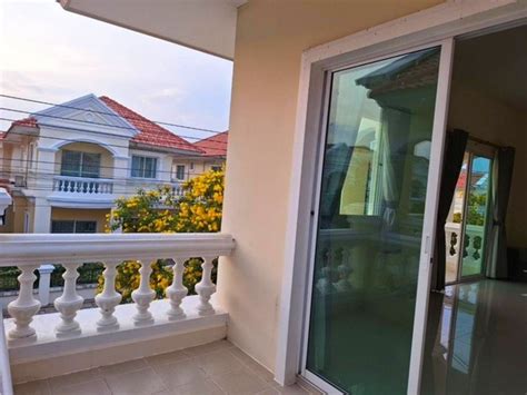 คิงเพาเวอร์ วัดศรีวารีน้อย บ้านให้เช่า 2ชั้น 3นอน 2น้ำ บางนา กม 18 ลาดกระบัง54 40ตรว 2จอ คลัง