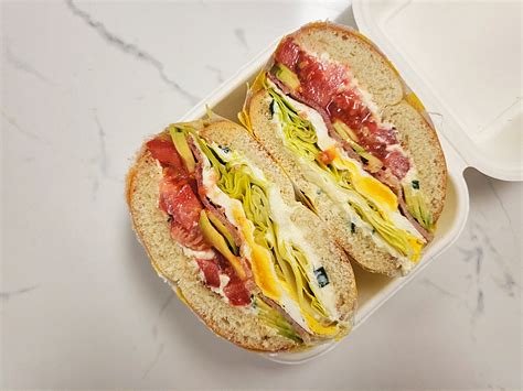 대파크림치즈 베이글 샌드위치 만들기 ~ 아보카도와 베이컨을 넣은 샌드위치