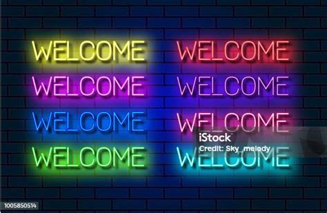 다양 한 색상의 네온 환영 비문의 집합입니다 빛나는 어둠 벽돌 배경 효과와 빛나는 편지 벡터 일러스트 레이 션 고립 복고 스타일 네온 전기 램프 모양 0명에 대한 스톡 벡터