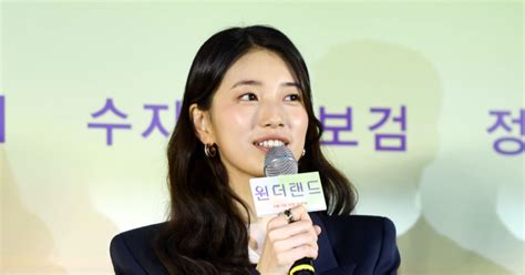 [포토] 미소 가득한 ‘원더랜드 수지