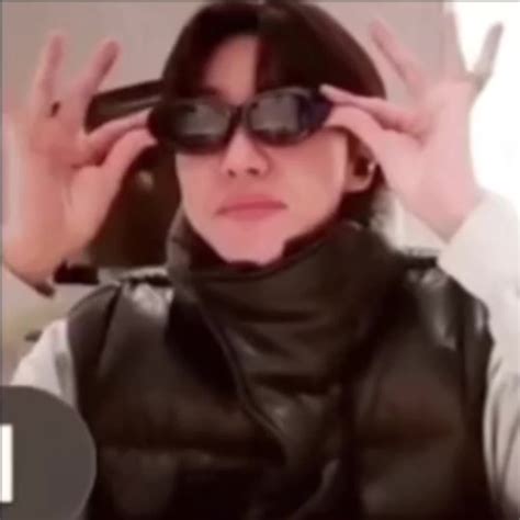 Seventeen 커뮤니티 포스트 翻译器在手 天下我有 不管徐老师喜欢的是温柔漂亮的韩国泡菜妹서 선생님 정말 멋있으시네요 너무 좋아요 还是软萌可爱的日本樱花妹 徐先生