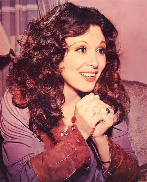 Pin Di منيرفا منيرفا Su سندريلا