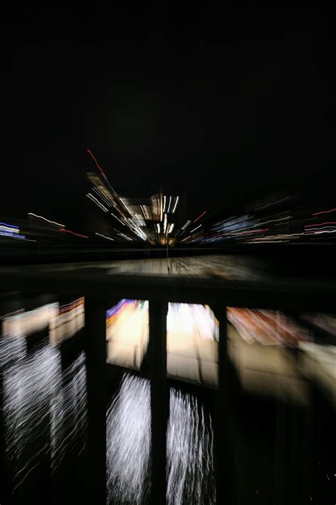 밤의 흐릿한 도시 사진 사진 Unsplash의 무료 실험적인 이미지