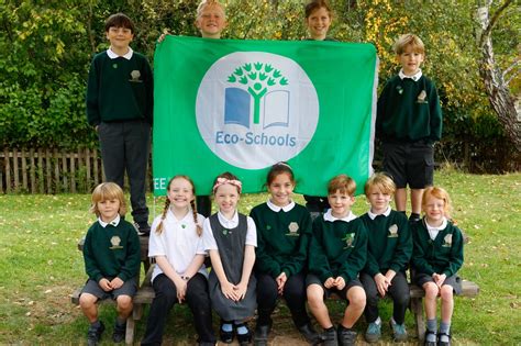 Sir David Attenborough Congratulates Devon School On Green Award