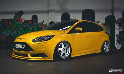 Stanced Ford Focus