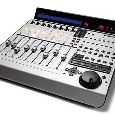 Mackie MCU Pro W XT Pro Bundle Reverb