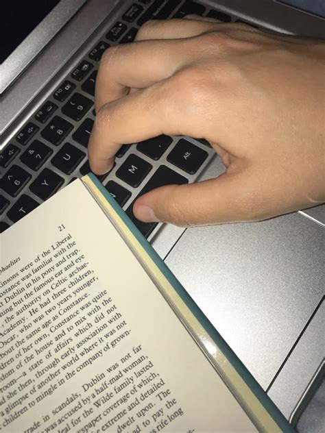 Edit Proofread Copy Edit Critique Documents By Melwrite Fiverr