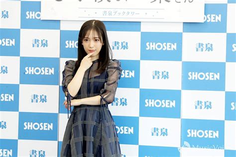 小湊よつ葉初写真集で芽吹く今後はハードな撮影も写真集芽吹きエンタメ