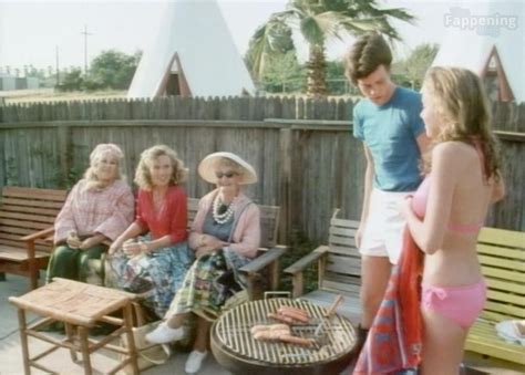 Linda Purl Nude And Sexy Collection 15 Photos Thefappening