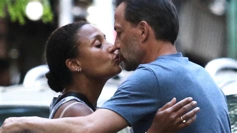 Candid Photos Confirm Surprise Celeb Couple Daily Telegraph