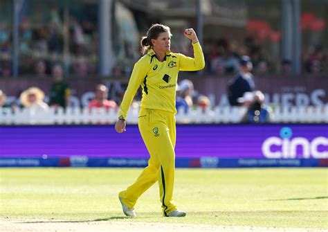 Jess Jonassen Had Nat Sciver Brunt Out Reverse Sweeping