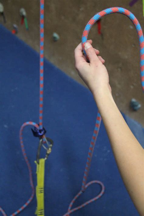 An Introduction To Tying Yourself Into A Climbing Harness Men S Journal