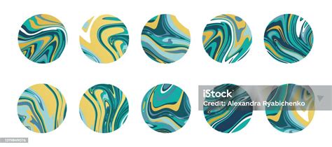 녹색과 노란색 색상의 액체 대리석 슬래브 슬라이스 또는 에폭시의 질감대리석 원 세트 하이라이트 커버의 추상 적인 원형 아이콘입니다 소셜 미디어 스토리의 배경 0명에 대한
