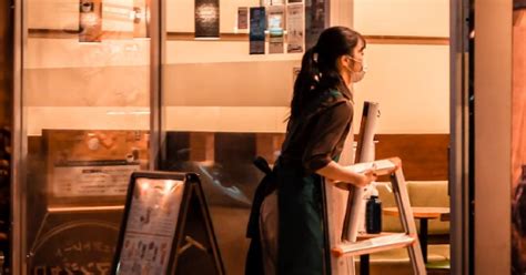 Toxic Boss Humiliated Worker In Front Of Customers Made Her Cry At Work