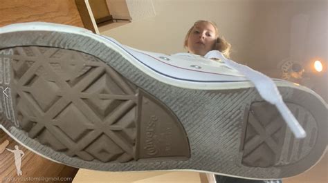 Tiny Guys Foot Fetish And Fantasies Zaurus Shrunken Barefoot And