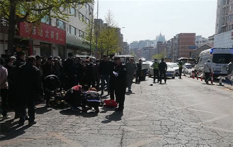 大连长春路一老人在斑马线上被撞 警方正在对事故原因做进一步调查