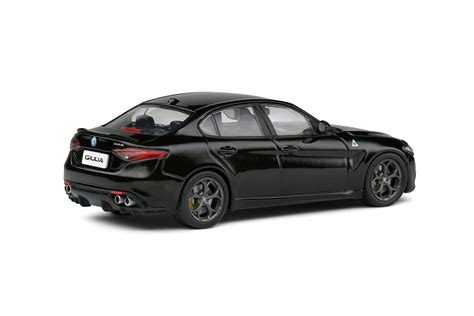 Alfa Romeo Giulia Quadrifoglio Black