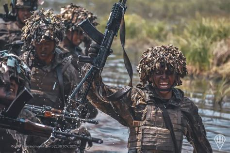 Артилерія ЗСУ розбила підрозділи противника на вогневих позиціях та знищила склади боєприпасів