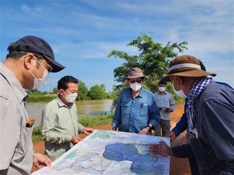 លោករដ្ឋមន្ត្រី លឹម គានហោ ដឹកនាំក្រុមការងារអញ្ជើញចុះ ពិនិត្យស្ថានភាពជំនន់ទឹកភ្លៀង