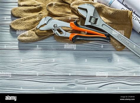 Plumbing Tools Adjustable Monkey Spanner And Plumb Bob Spanner Building