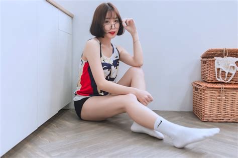 4k Asian Sitting Legs Socks Singlet Glance Hd Wallpaper Rare