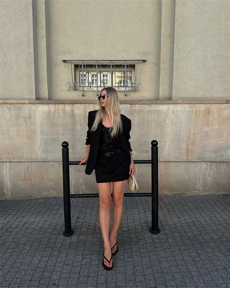 15 Trendy All Black Outfits For Women 2025 Fashion Tips Creativebooster