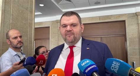 ГОРЕЩО В ПИК Tv Пеевски подпука отново Радев Президентът не си е на мястото Призовах го да се