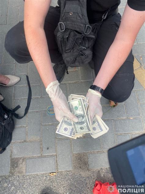 У Миколаєві затримали чоловіка який за 12 тис обіцяв ухилянту документи для безперешкодного