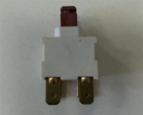 Кнопка вкл выкл С00851004 для холодильника Стинол Индезит Аристон купить с доставкой по