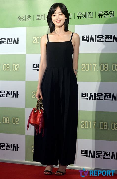 [방송][t포토] 한선화 가녀린 어깨라인 Ytn