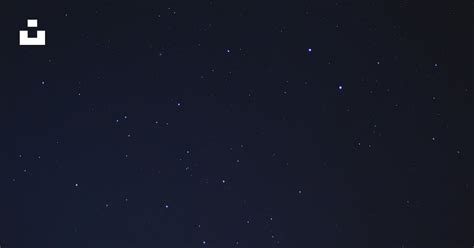 검은 색과 파란색 별이 빛나는 밤 사진 Unsplash의 무료 검정 이미지