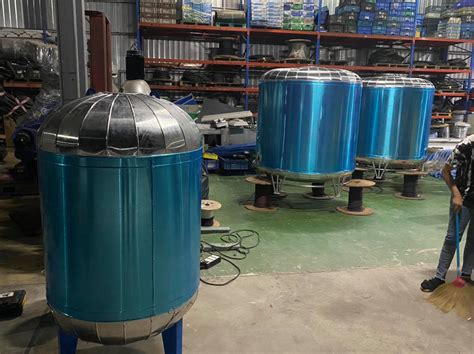 จบไปอีกหนึ่งไซน์งานครับ งานหุ้มฉนวนยางดำถังพร้อมแจ็คเก็ตอลูมิเนียม รับ