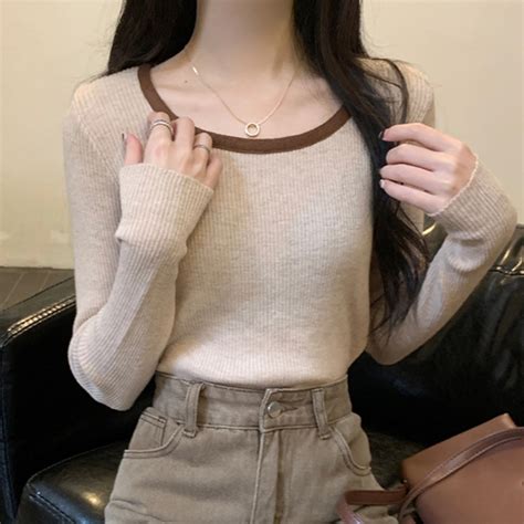 프레시망고 라운드 배색 네크라인 슬림핏 니트 티셔츠 Eg125063