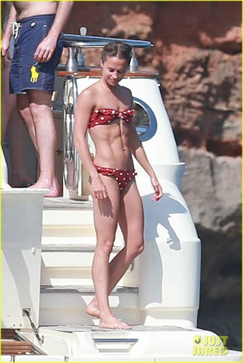 Alicia Vikanders Abs Are Ripped To Shreds In These Photos Celebrity