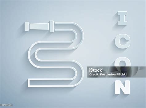 회색 배경에 격리 된 화재 호스 릴 아이콘을 잘라 용지 종이 아트 스타일 벡터 3차원 형태에 대한 스톡 벡터 아트 및 기타 이미지 3차원 형태 가리키기 관 튜브