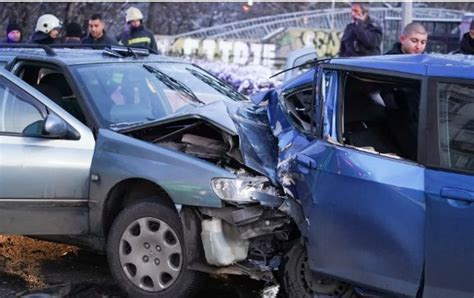 Верижна катастрофа Осем коли се нанизаха на пътя Ямбол Кукорево Информационна агенция ПИК