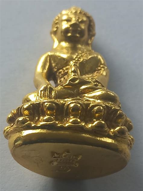 พระกริ่งชินบัญชร หลวงปู่ทิมวัดละหารไร่ มีโค๊ด มีจาร แถมกรอบพระจิวเวลรี่ฝังเพชร Ennxo